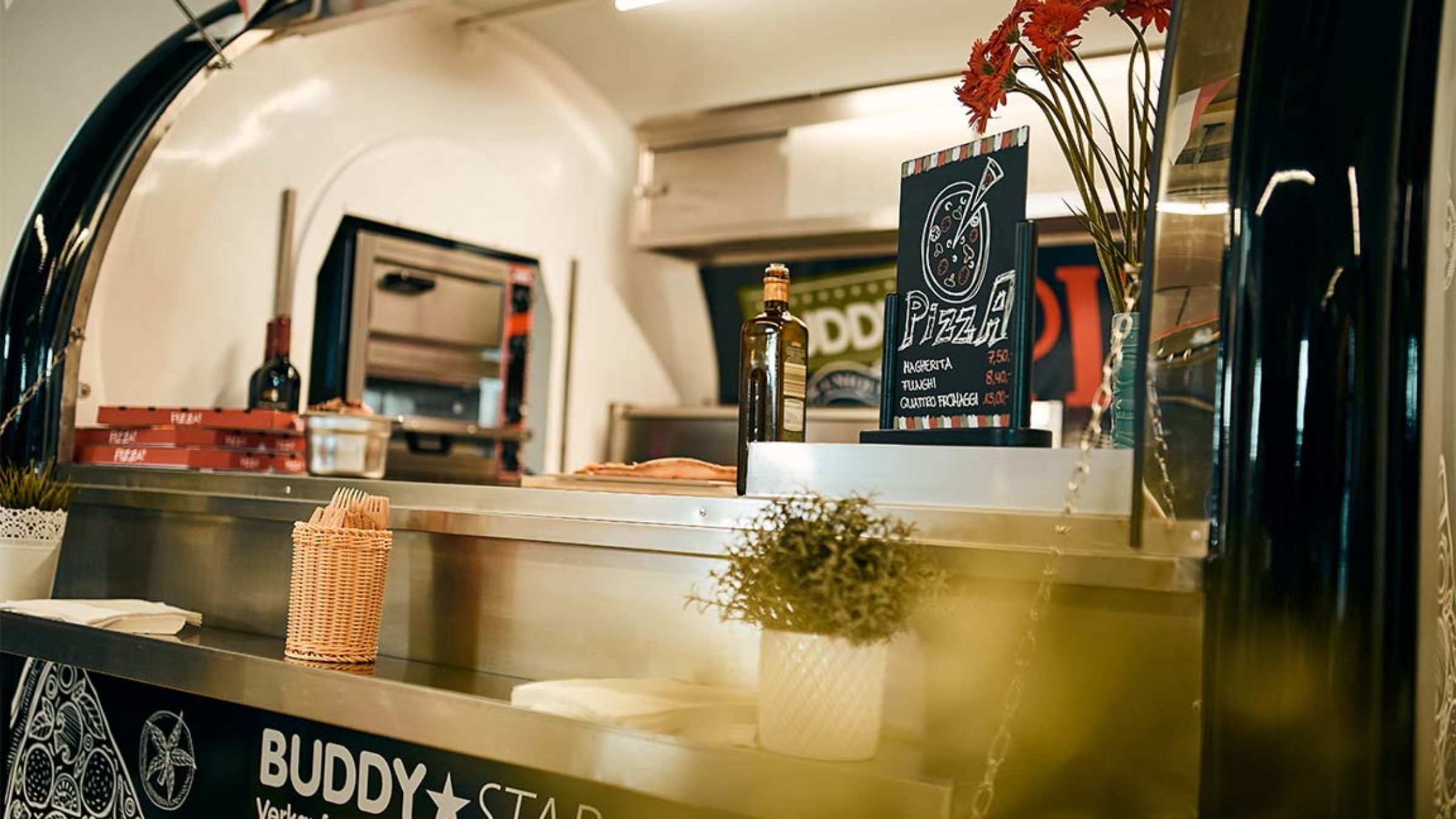 Pizzawagen kaufen mit Doppelbackofen für 2 Pizzen | BuddyStar